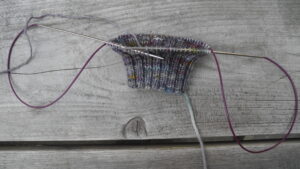 How to choose the best sock knitting needles for you - The Cozy Cuttlefish