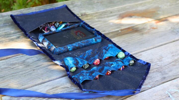 DnD Travel Dice Bag - FREE Sewing Tutorial - The Cozy Cuttlefish