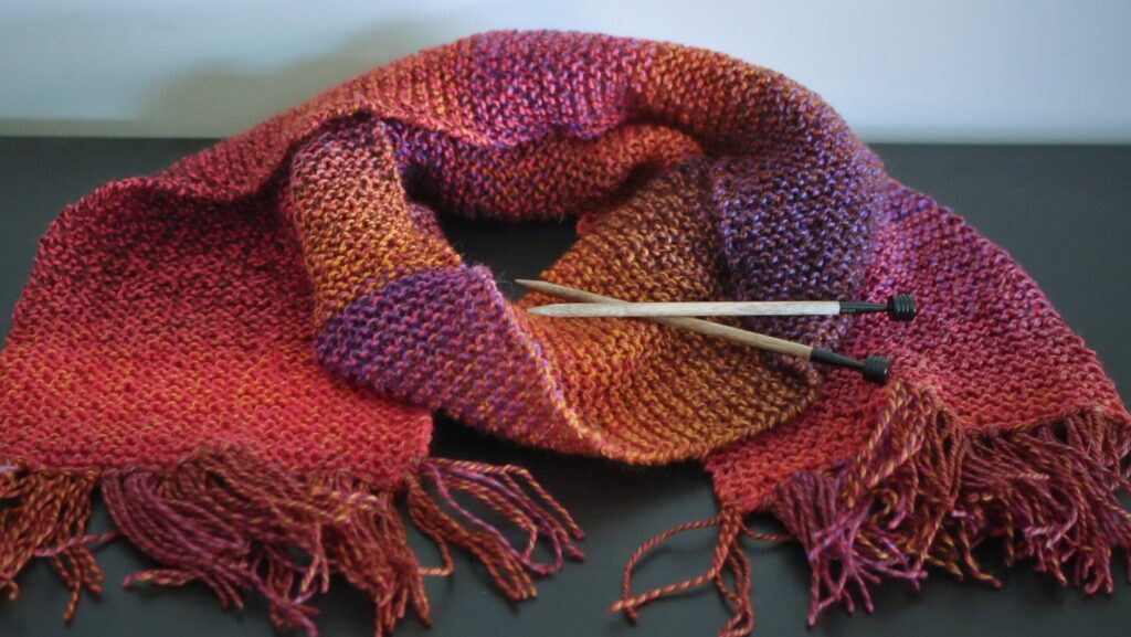The Learn to Knit Scarf - FREE Absolute Beginner Knitting Tutorial ...